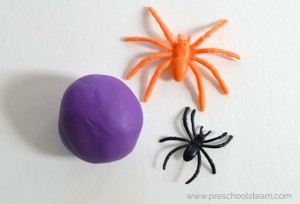 3 Quick Halloween STEM Challenges for Preschoolers